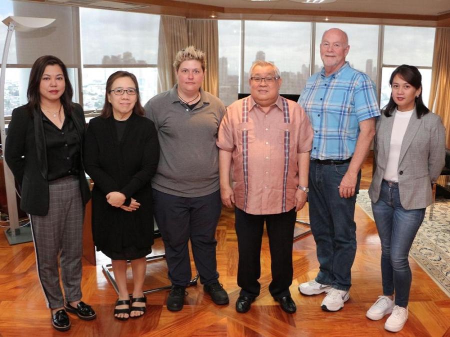 GMA Network debuts P63-million state-of-the-art news set and technology ...