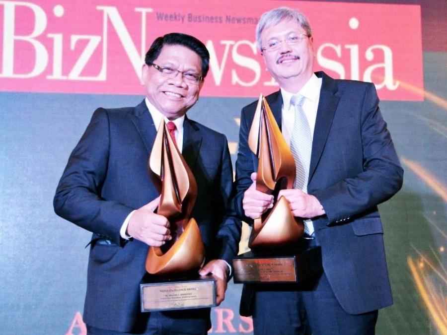 BizNews Asia honors GMA Network executives | GMANetwork.com - Corporate ...