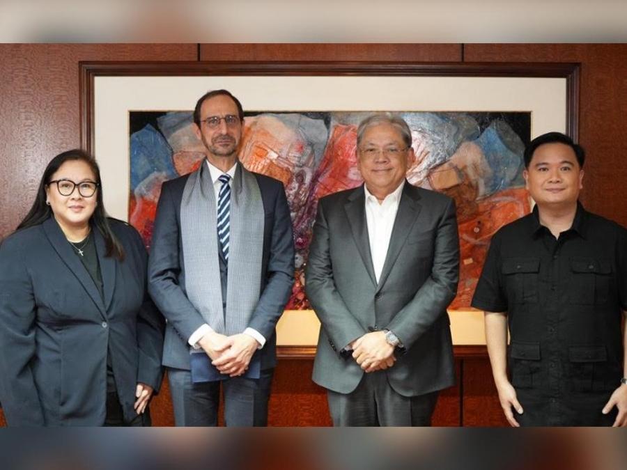 GMA Network receives the Palestinian Ambassador to the Philippines ...