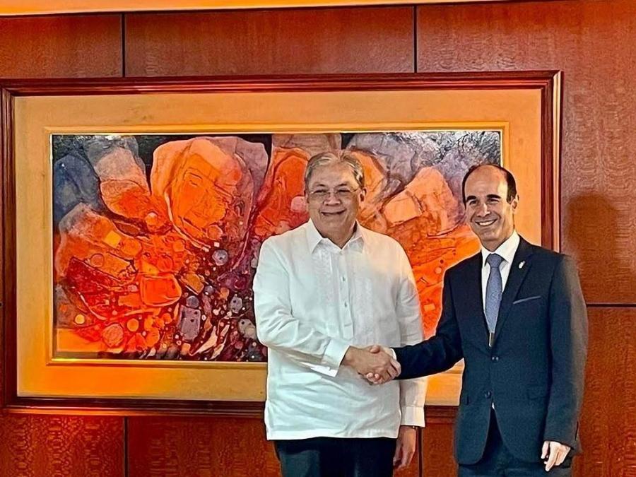 Israel Ambassador pays courtesy call to GMA Network President and CEO ...