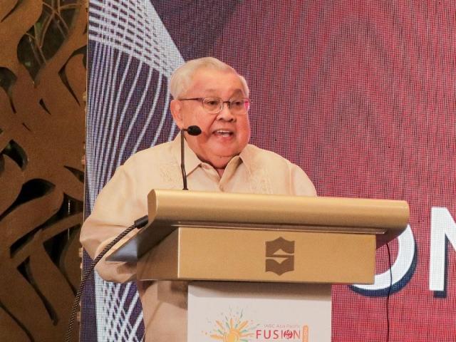 GMA Network Chairman Atty. Felipe L. Gozon, pinarangalan bilang Communicator of the Year ng IABC ...