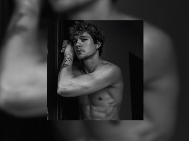 Kevin Dasom flexes toned body at Bench Body of Work fashion show | GMA ...