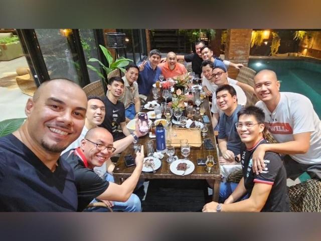 Doug Kramer spends quality time with former basketball teammates | GMA ...