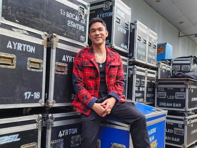 Mark Bautista has a ritual before going on stage to perform | GMA Entertainment