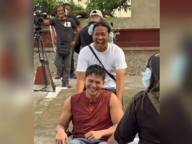 Ruru Madrid, tuloy sa taping kahit naka wheelchair at saklay | GMA Entertainment