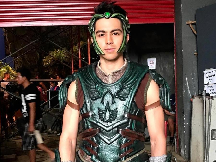 WATCH: Derrick Monasterio, natuwa sa mga nanggagaya sa kanyang karakter ...