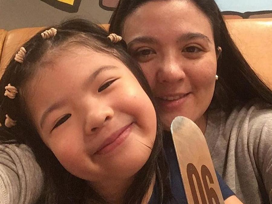 WATCH: Sunshine Dizon's daughter Doreen cheers for #TeamAsawa | GMA ...
