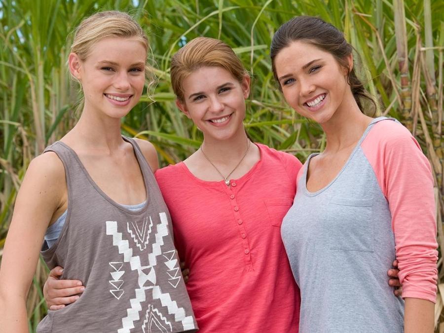 Out of this world ang adventures sa 'Alien Surf Girls' | GMA Entertainment