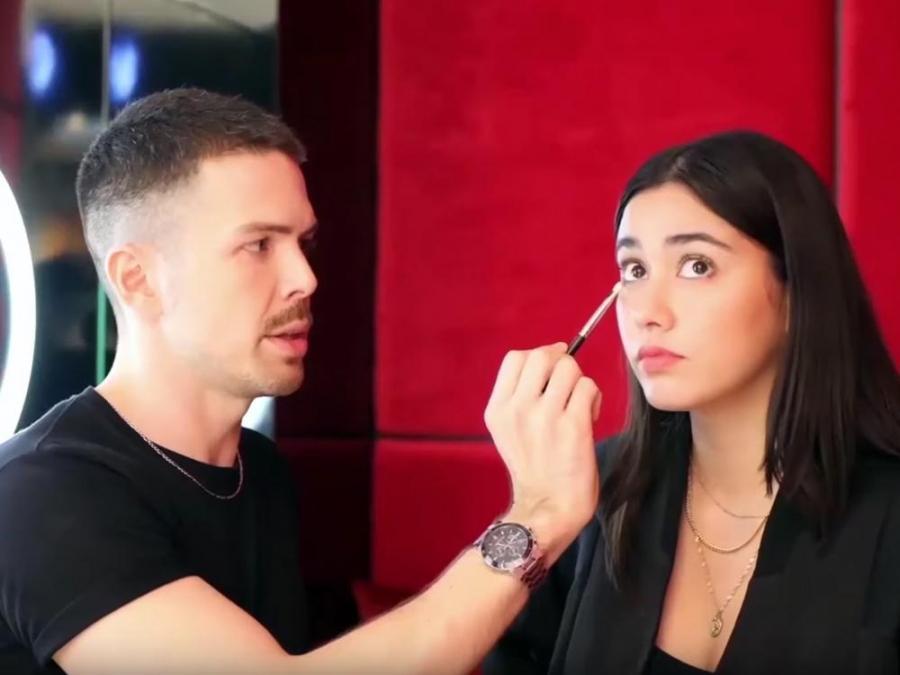 What are the latest makeup trends according to a professional makeup ...