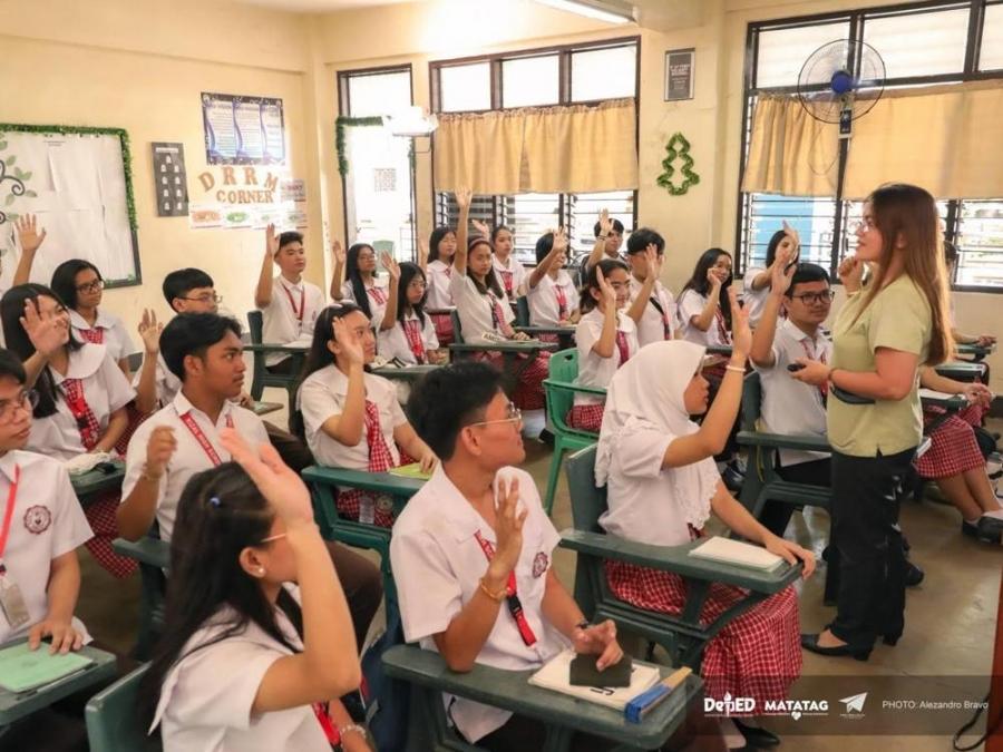 DepEd to gradually shift to old school calendar