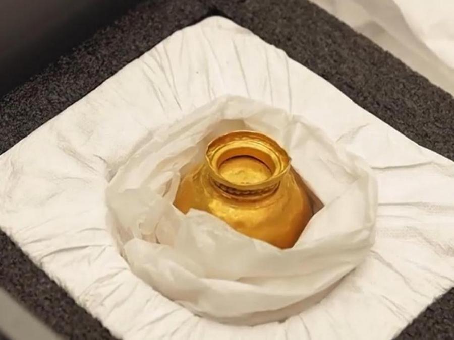 Philippine pre-colonial gold artifacts on exhibit at the Louvre Abu Dhabi