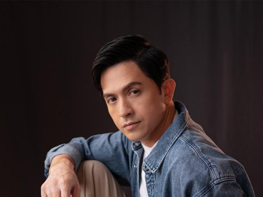 Dennis Trillo, napili na ang kanyang 'TikTok protege' | GMA Entertainment