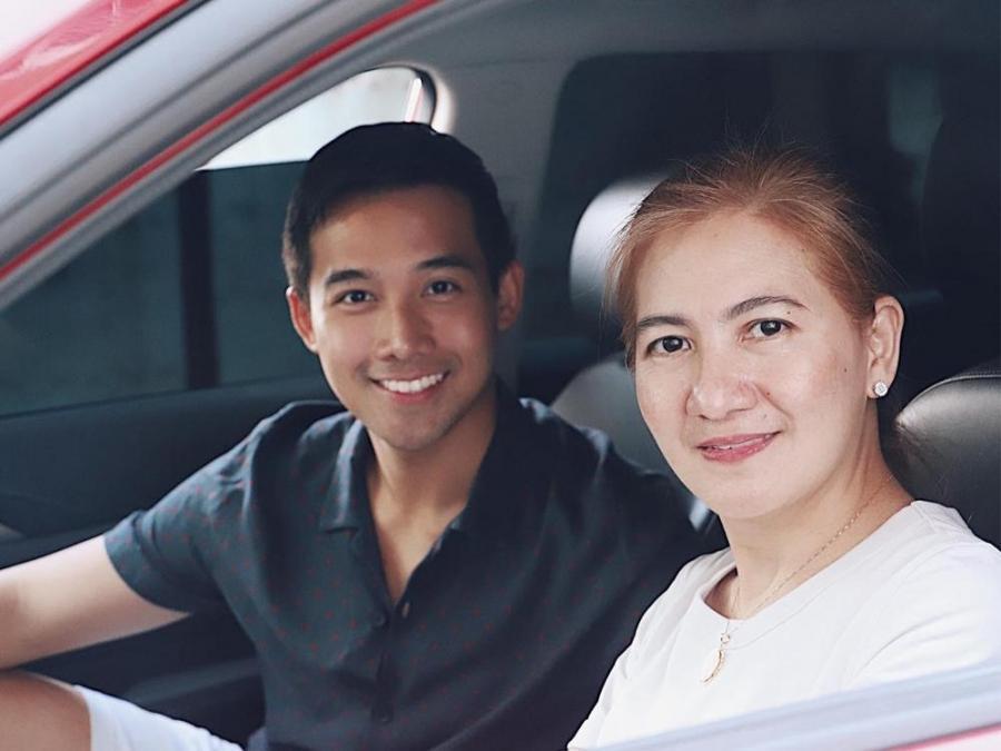 Ken Chan, suportado ang love life ng kaniyang ina | GMA Entertainment