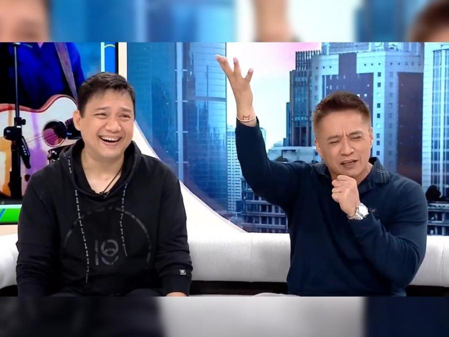 Rannie Raymundo, nakatanggap ng underwear ng fan sa isang performance | GMA Entertainment