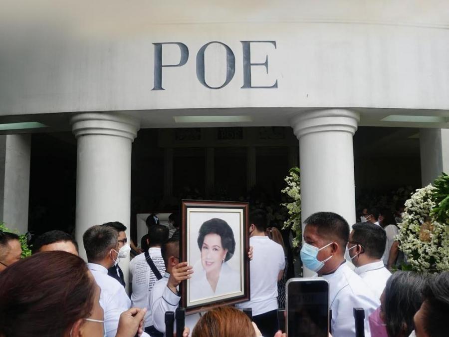 Reyna ng Pelikulang Pilipino na si Susan Roces, nailibing na | GMA ...