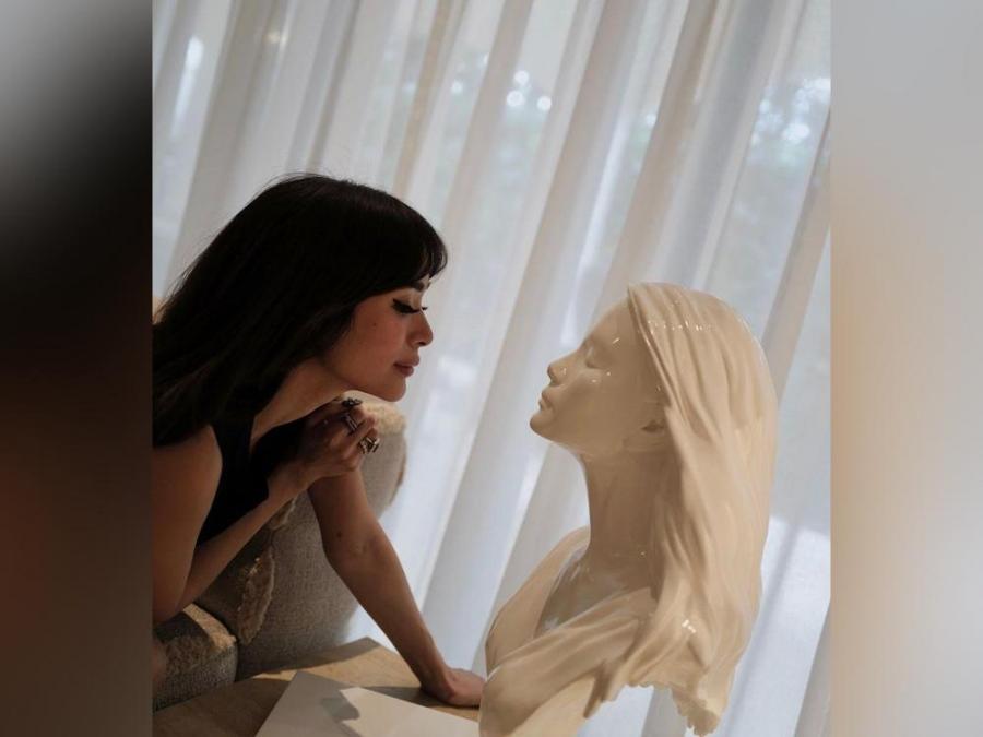 Chiz Escudero commissions artist Ferdinand Cacnio for Heart Evangelista ...