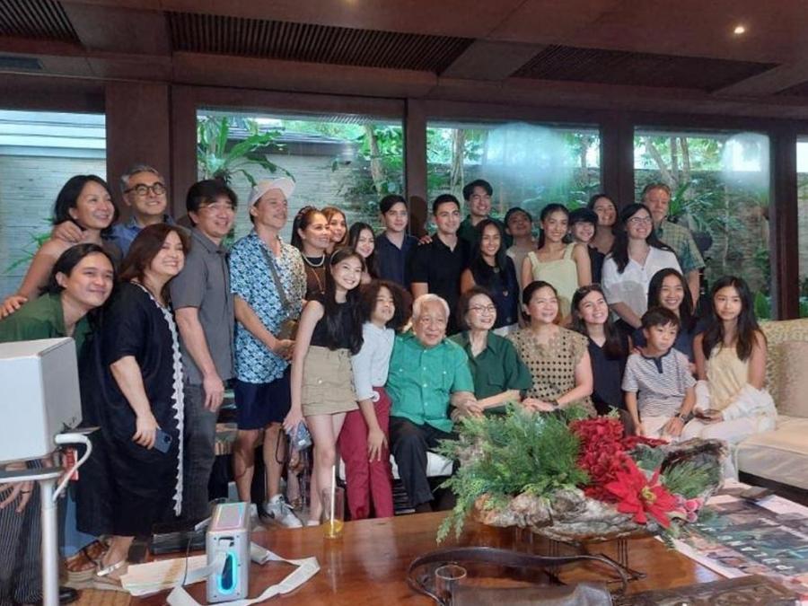 Former GMA President Menardo Jimenez, nagdaos ng finale viewing party ...