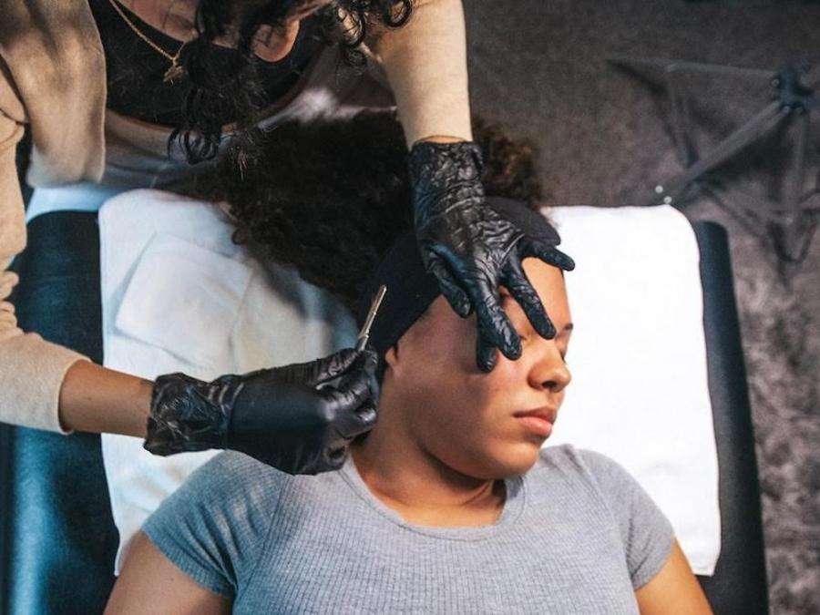 Dermaplaning: What is it and how is it done