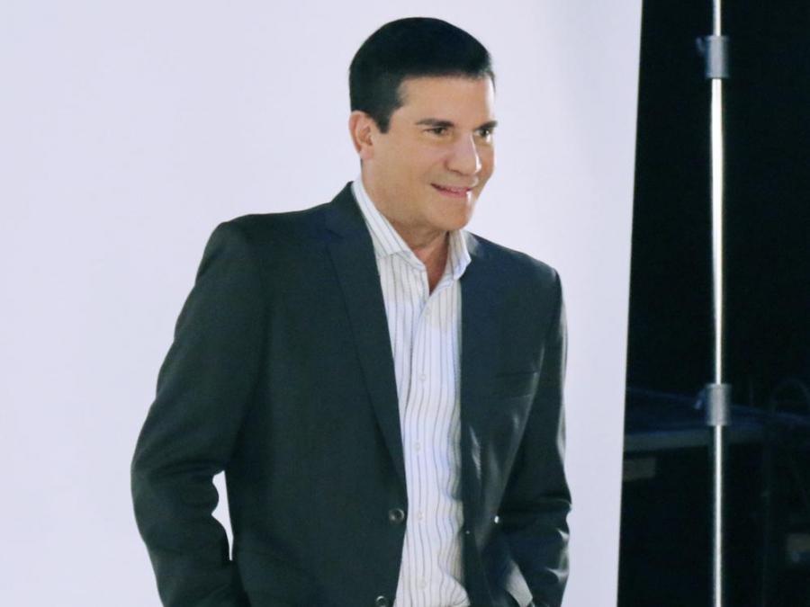 EXCLUSIVE: Edu Manzano weighs in on social media in time for Christmas ...