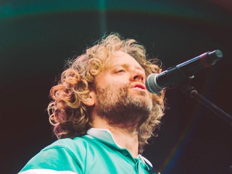 Benny Sings to perform live in Manila this November