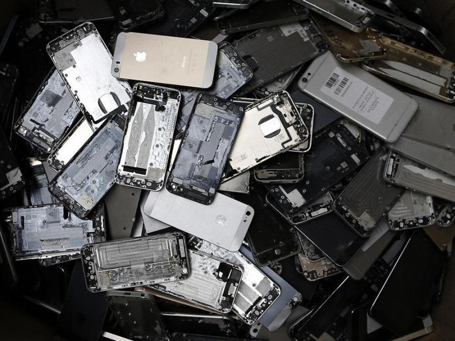 5.3 billion cell phones to become waste in 2022 -report