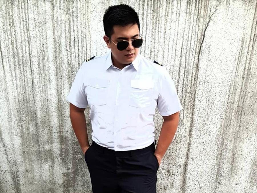 WATCH: Kevin Santos flies a plane! | GMA Entertainment
