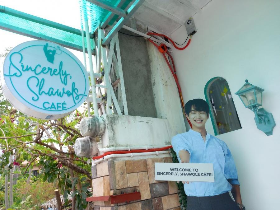 SHINee-inspired cafe reopens for dine-in on special day