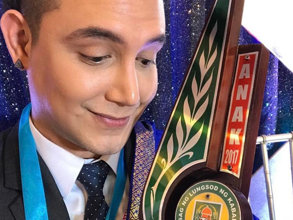 Dabarkads Vic Sotto and Paolo Ballesteros receive award from the City ...