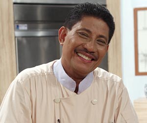 Chef Boy Logro, binisita at ipinagluto ang sirenang si Alona | GMA ...