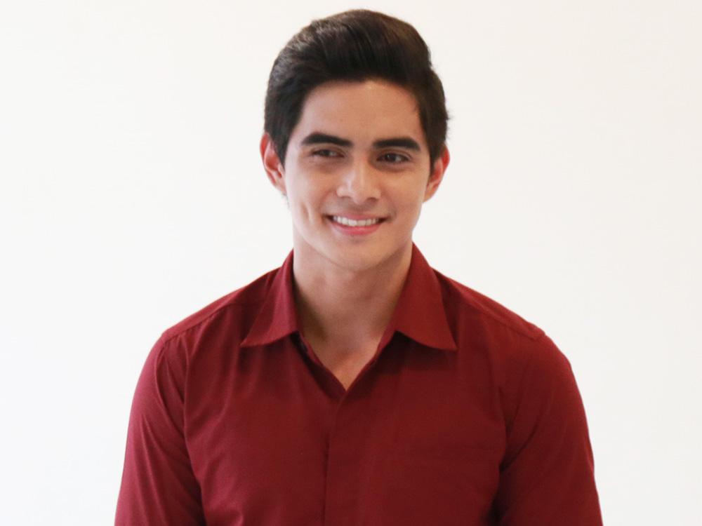 Juancho Trivino reacts to seeing himself in a billboard | GMA Entertainment Juancho Trivino reacts to seeing himself in a billboard | GMA Entertainment