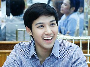 Ken Chan, napapatili at pumapaltik na ang daliri | GMA Entertainment