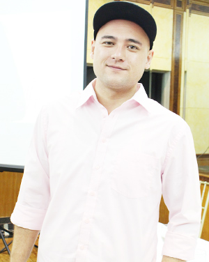 Ryan Eigenmann, lapitin ng mga Kastilang multo? | GMA Entertainment