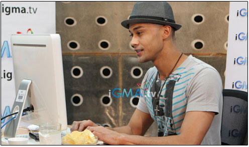 Will Devaughn, natuwa sa kanyang very first live chat | GMA Entertainment