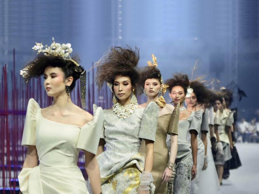 This fashion event celebrates Philippine culture and independence