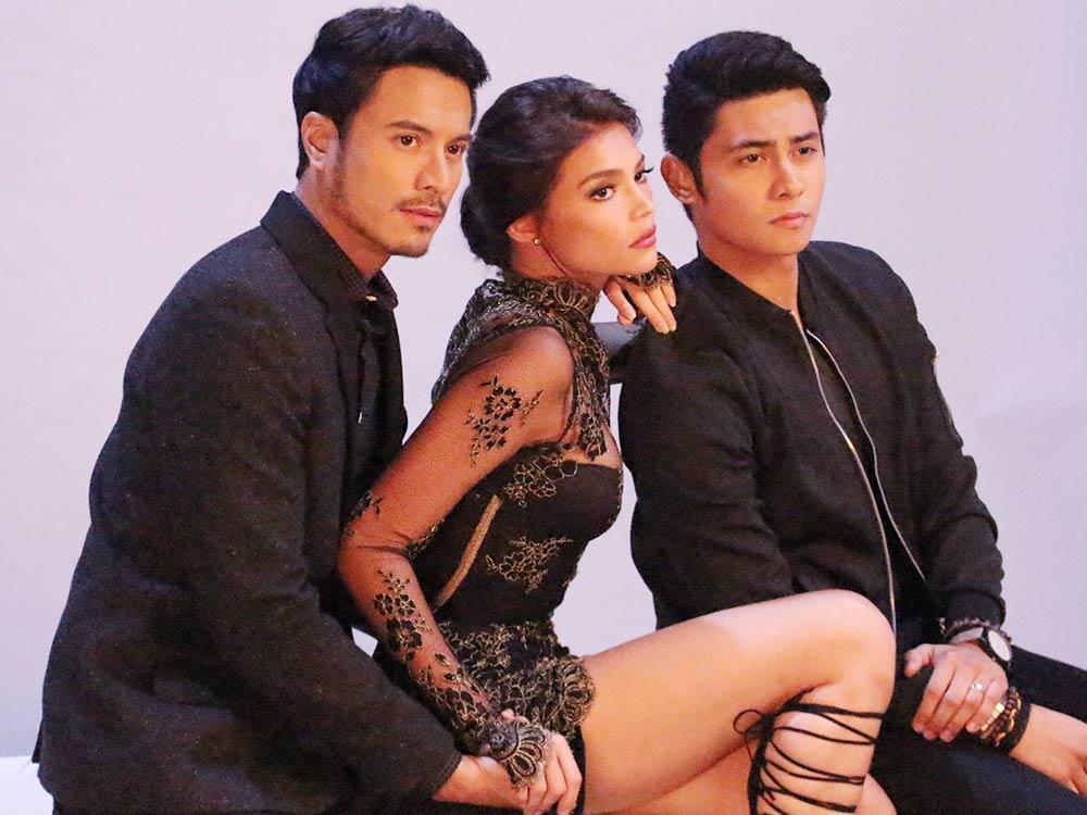 BEHIND-THE-SCENES: 'Sinungaling Mong Puso' cast photo shoot | GMA ...
