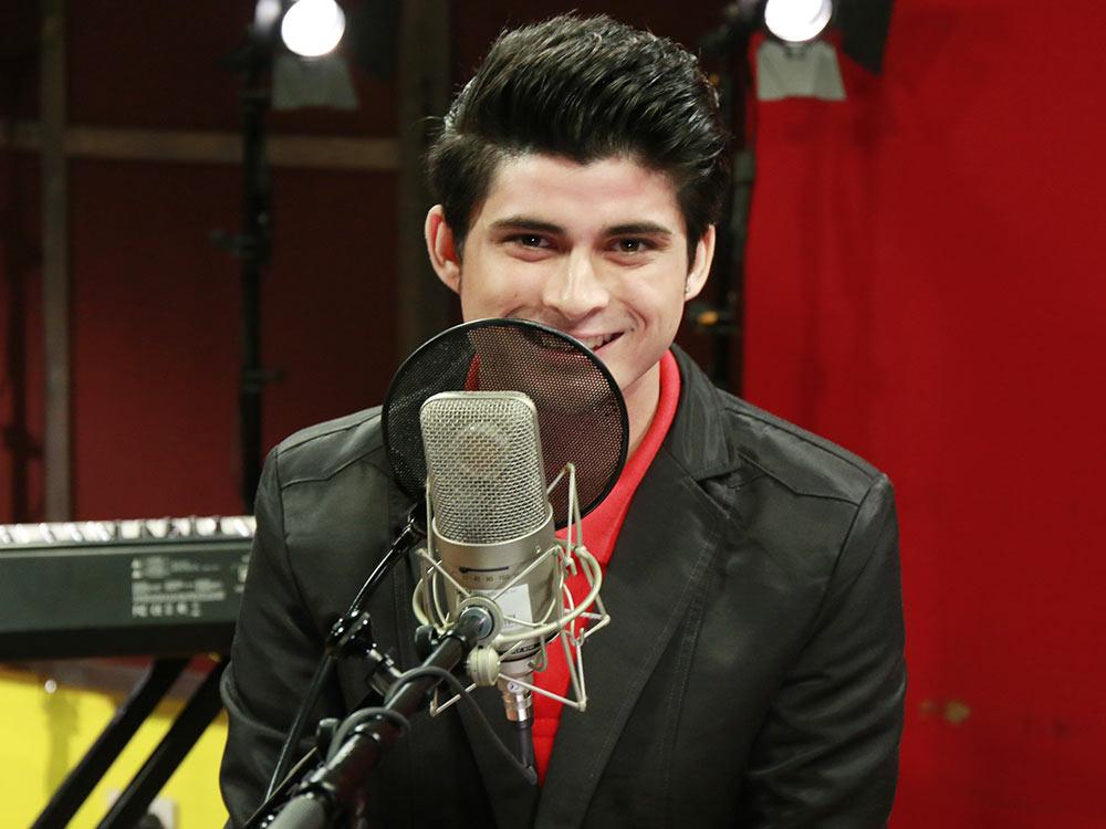 IN PHOTOS: James Wright on the Playlist | GMA Entertainment