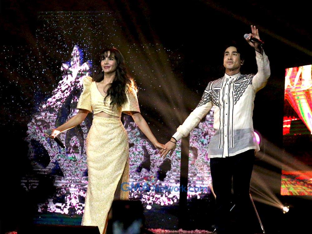 Thai stars Nadech Kugimiya and Urassaya Sperbund are engaged! | GMA Entertainment