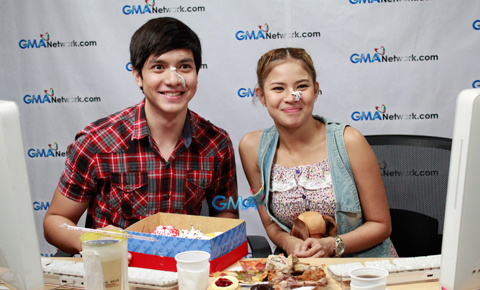 Alden Richards and Louise delos Reyes at the GMA Network Livechat | GMA ...