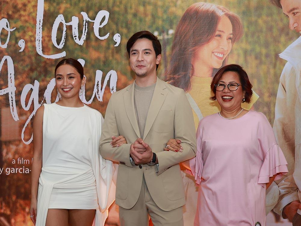Alden Richards at Kathryn Bernardo, hindi napigilan ang emosyon sa 'Hello, Love, Again' press ...