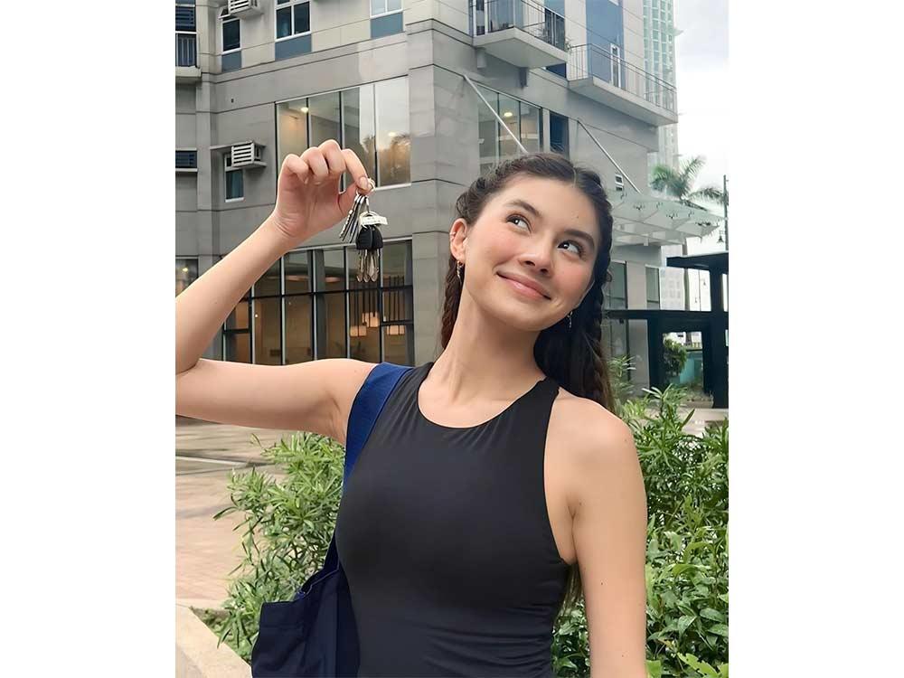 All the looks of Caitlyn Stave that prove she's a stunning lady | GMA Entertainment