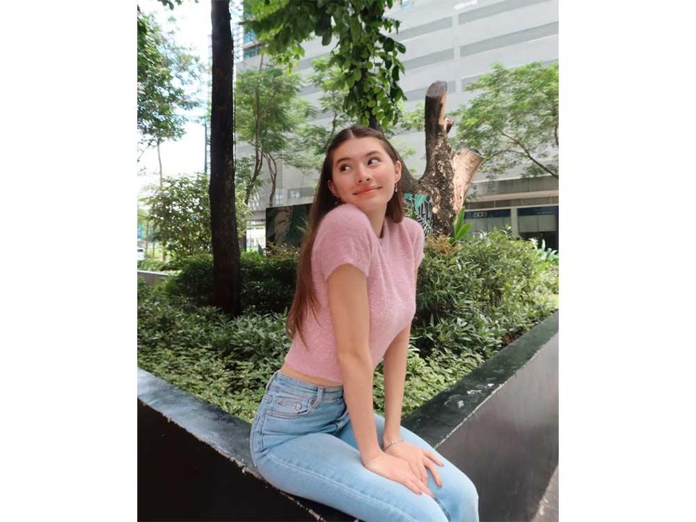 All the looks of Caitlyn Stave that prove she's a stunning lady | GMA Entertainment