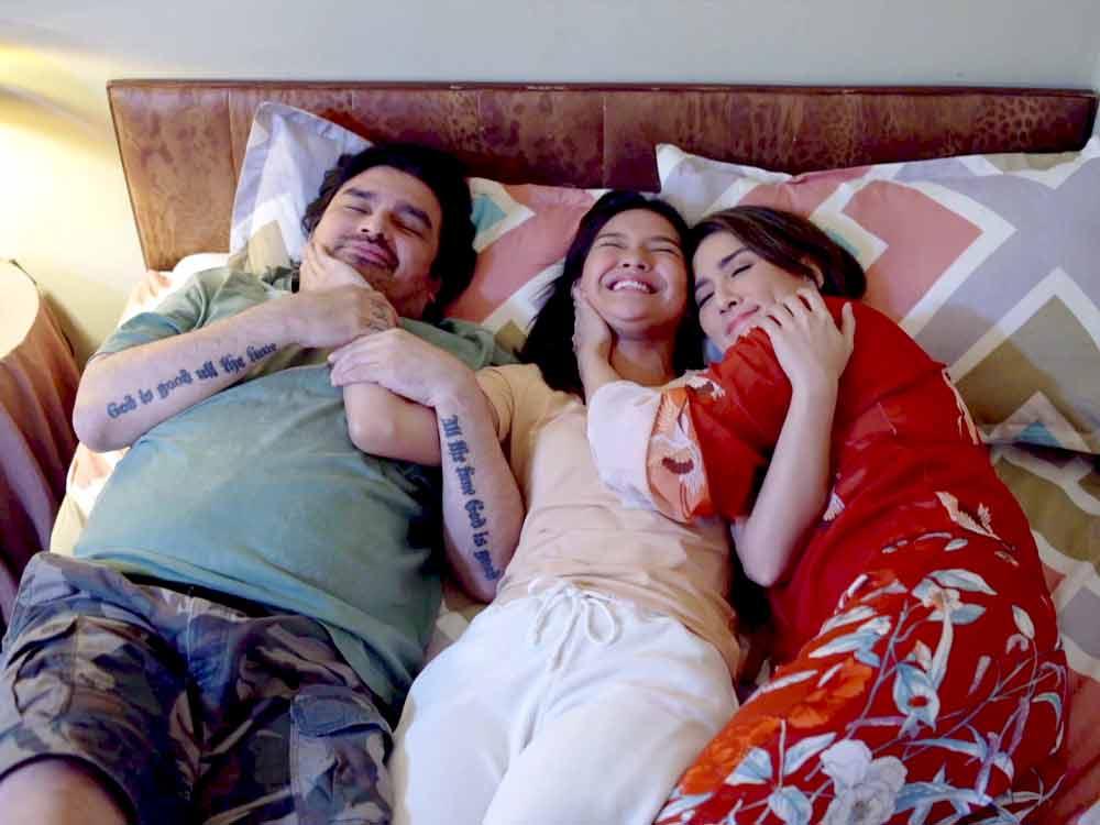 Anak, matchmaker sa separated parents sa 'Regal Studio Presents: Mami ...