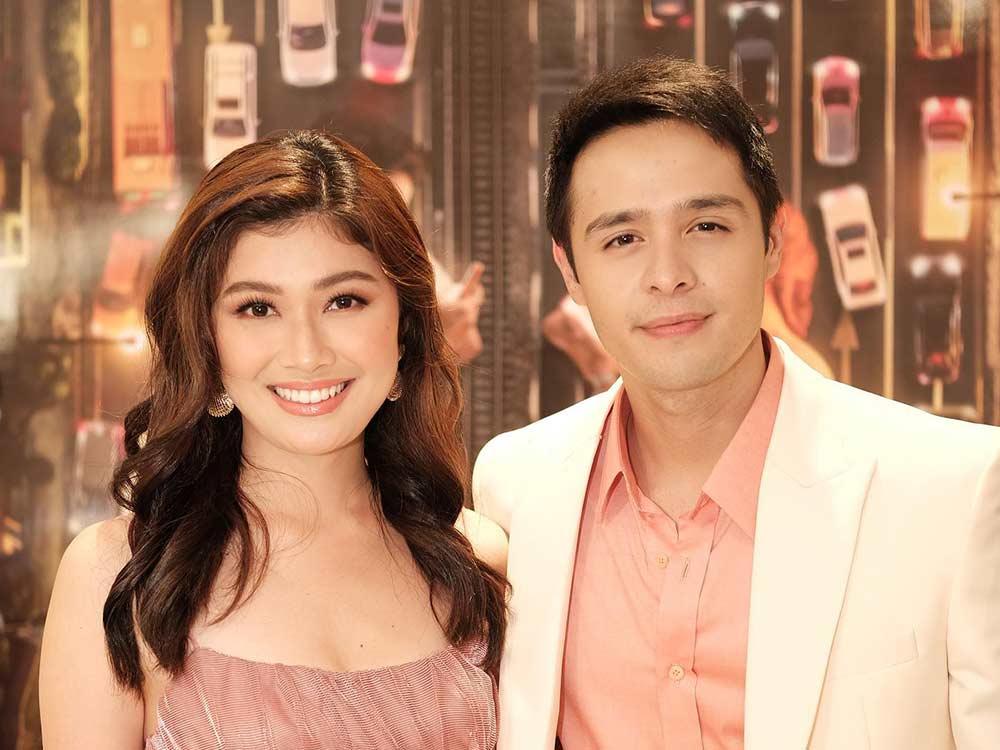 Check out 'The Cheating Game' red carpet premiere night | GMA Entertainment