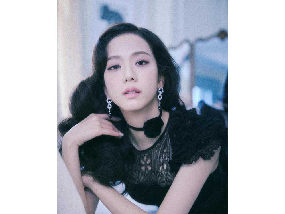 Jisoo's 'Flower' outfits and big fashion moments | GMA Entertainment