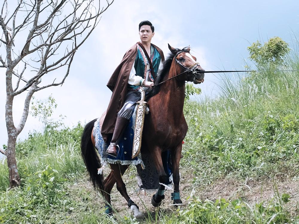EXCLUSIVE LOOK: Alden Richards is Prinsipe Cariñoso in trending TVC ...