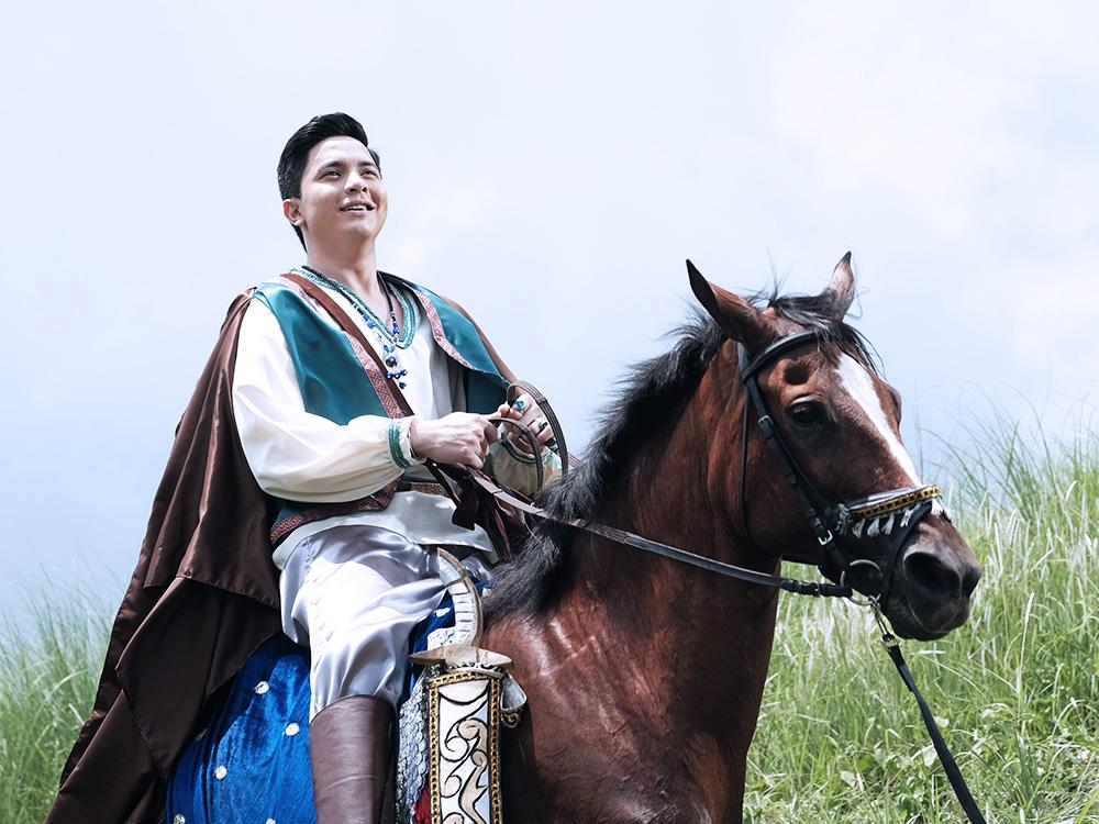 EXCLUSIVE LOOK: Alden Richards is Prinsipe Cariñoso in trending TVC ...