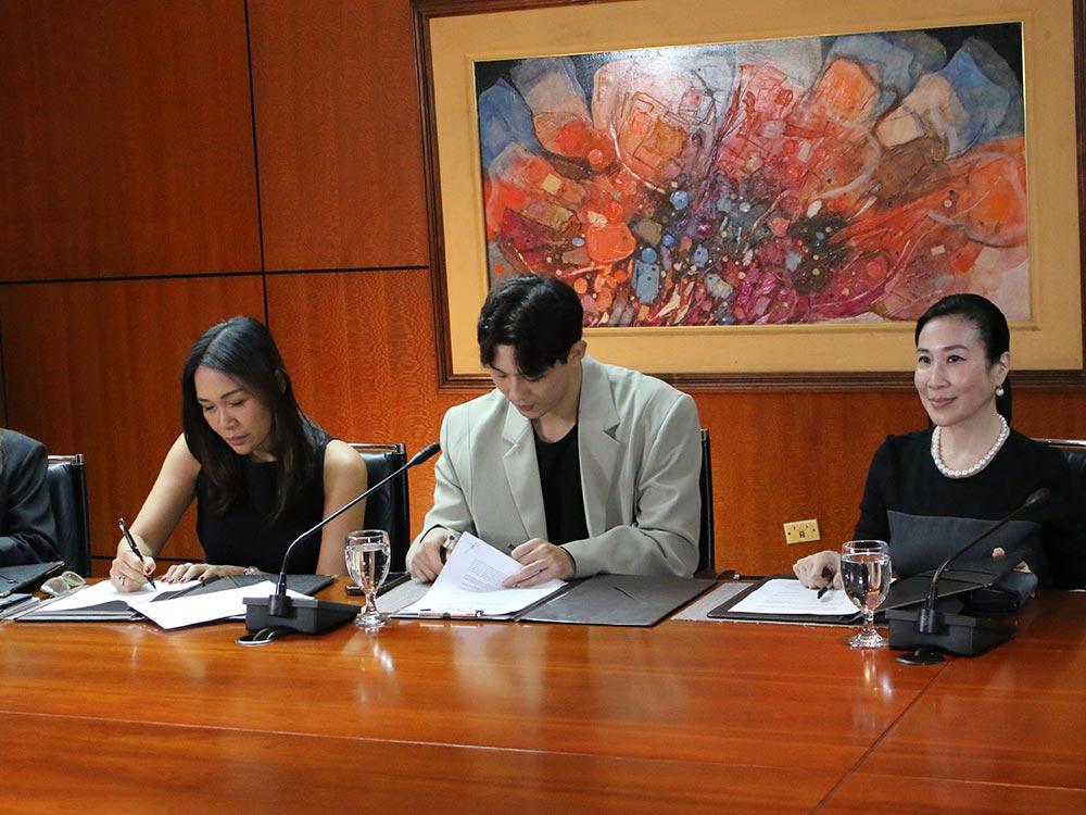 HIGHLIGHTS: Kim Ji-soo's contract signing with GMA's Sparkle | GMA ...