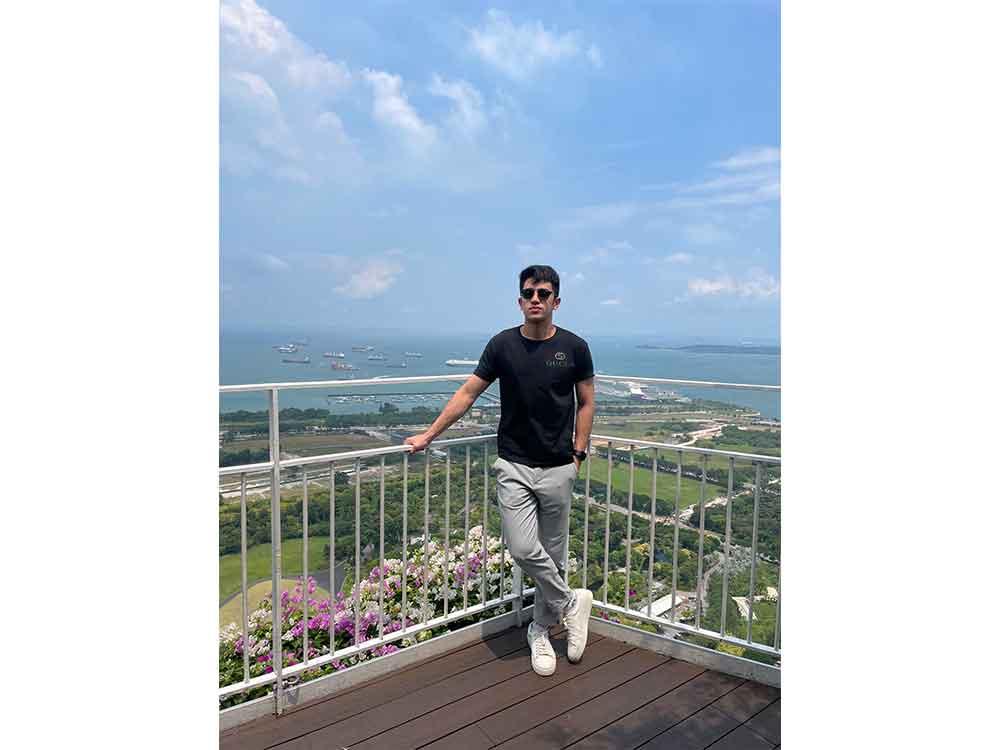 IN PHOTOS: David Licauco's quick Singapore escapade | GMA Entertainment