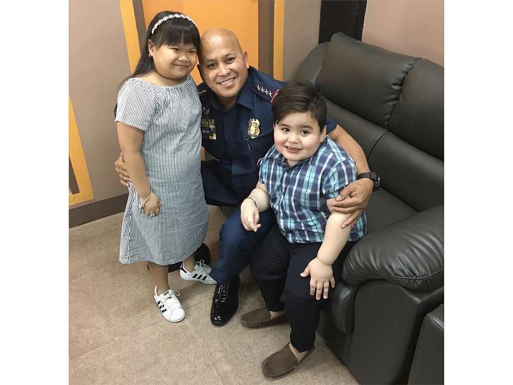 IN PHOTOS: Gen. Bato Dela Rosa, sumabak sa Jackpot En Poy ng 'Eat ...