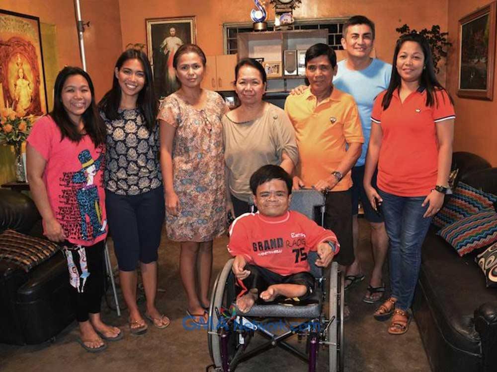 IN PHOTOS: Kilalanin si Erwin Dayrit at ang kanyang kakaibang kondisyon ...